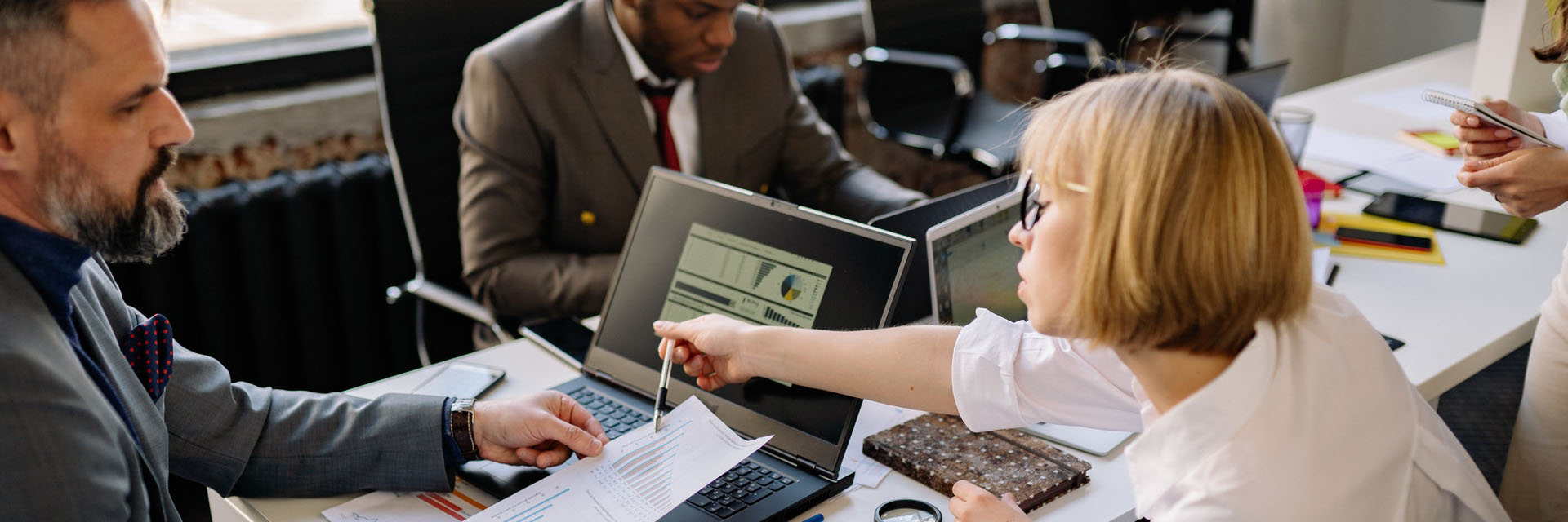 Acta Legis - KYC checks for customer onboarding and risk evaluation